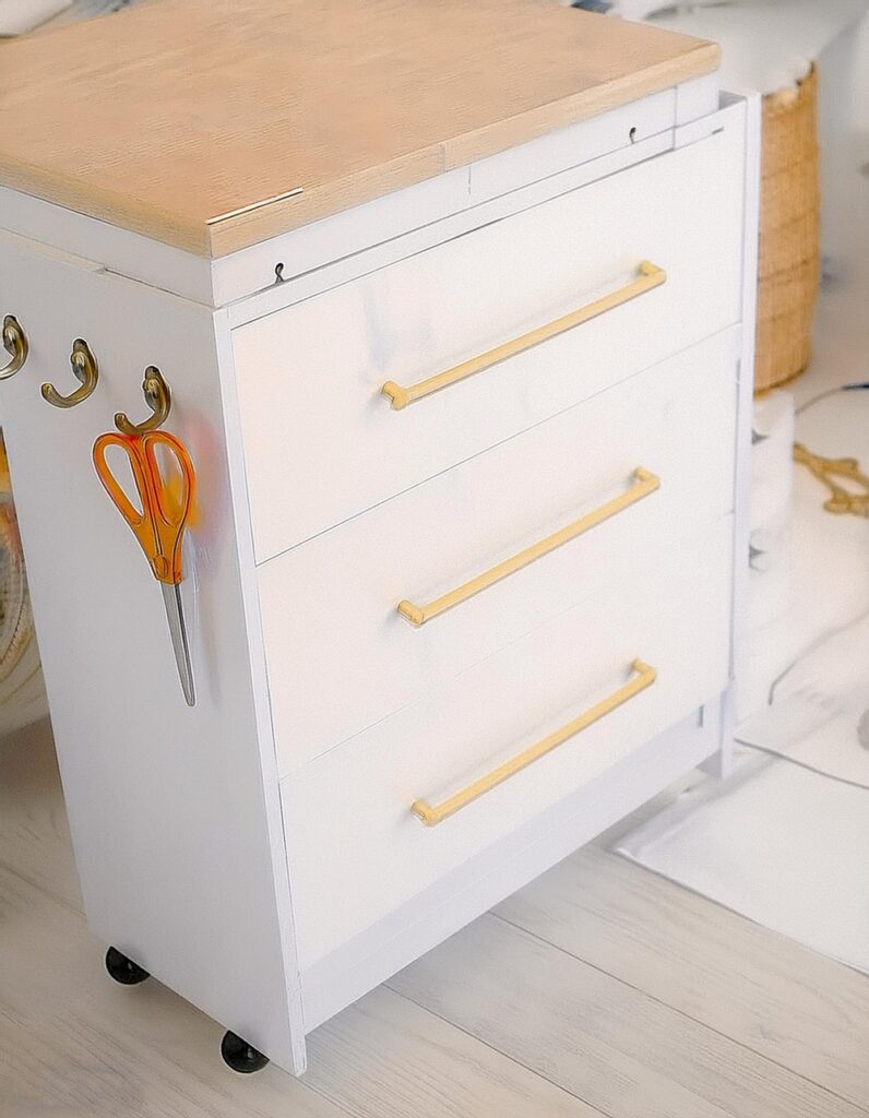10 DIY Craft Tables And Desks Ideas For Creative Minds - Ease DIYs